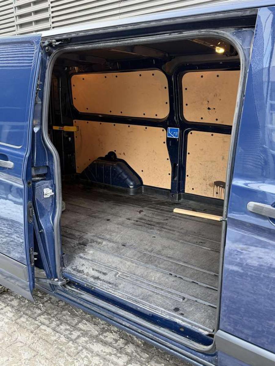 Zils Ford Transit Custom 2019 Viļņa, ar dzinēja tilpumu 2.00 L un nobraukumu 238 tūkst. km par 9400 €, foto 23 vietnē AUTOMOTO.COM.LV