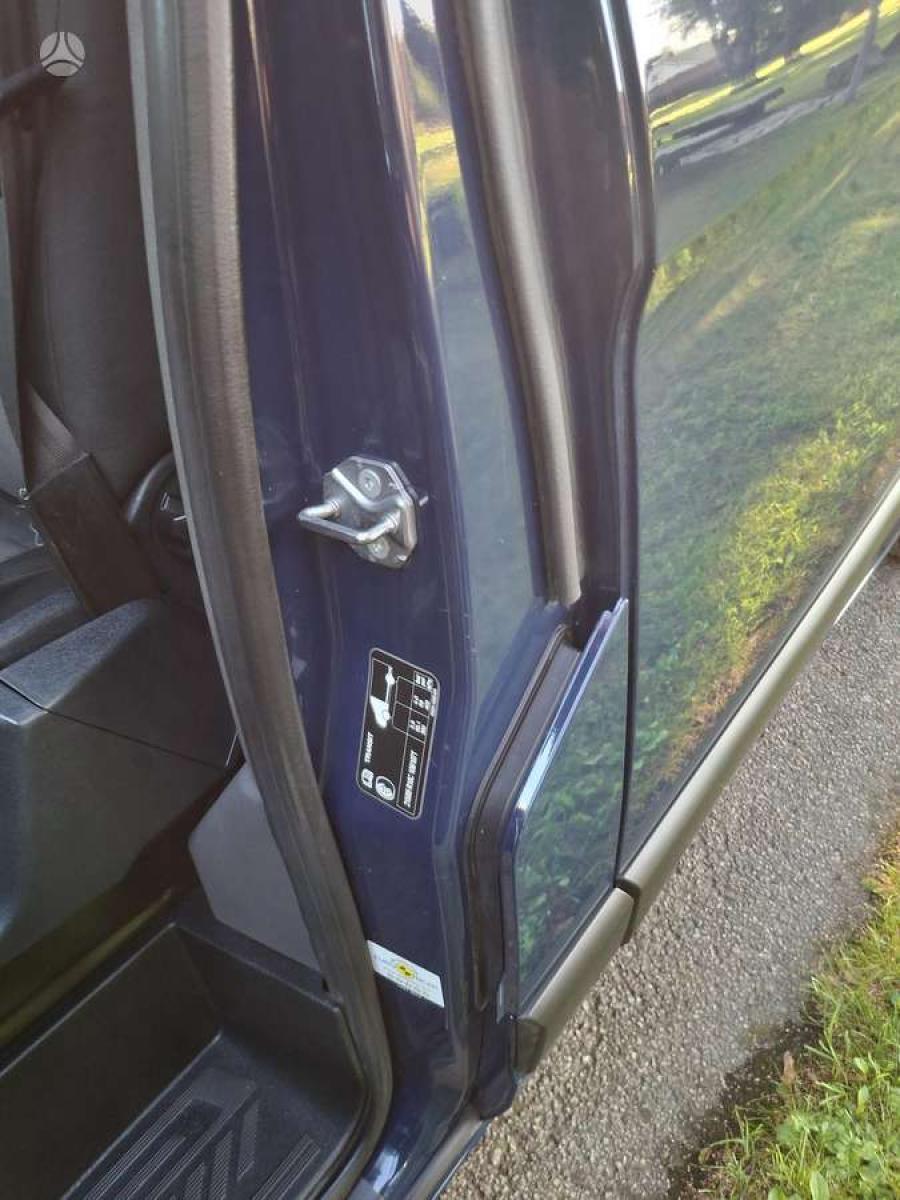 Blue Ford Transit Custom 2020 in Jurbarkas, with an engine capacity of 2.00 L and mileage of 119 thousand km for 14900 €, photo 27 on AUTOMOTO.COM.LV
