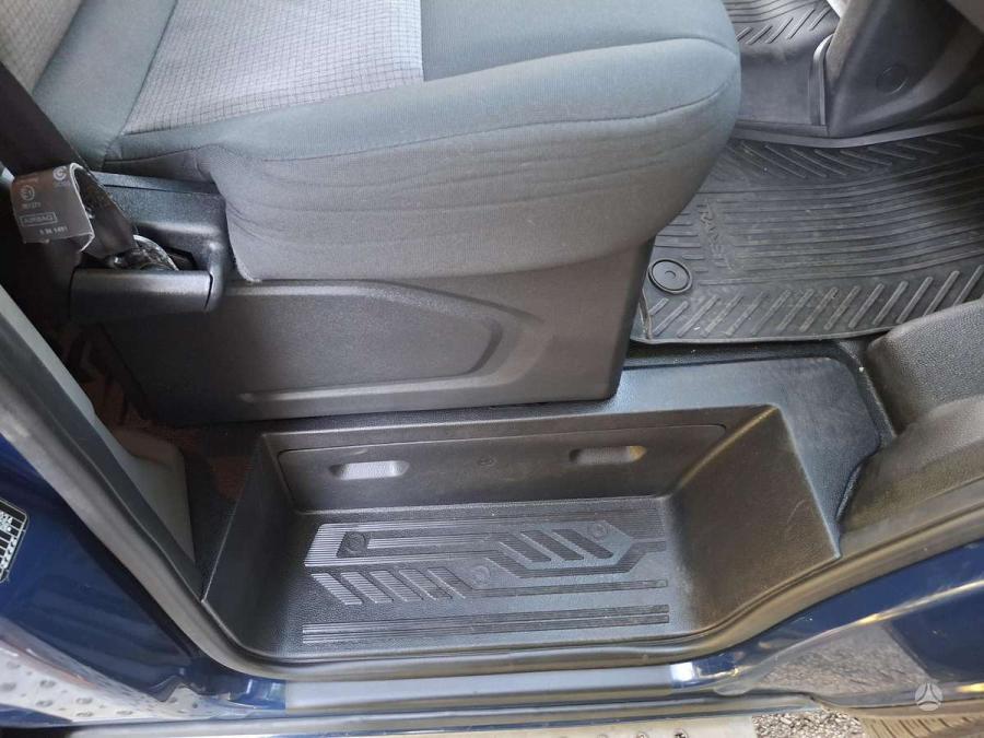 Blue Ford Transit Custom 2020 in Jurbarkas, with an engine capacity of 2.00 L and mileage of 119 thousand km for 14900 €, photo 38 on AUTOMOTO.COM.LV