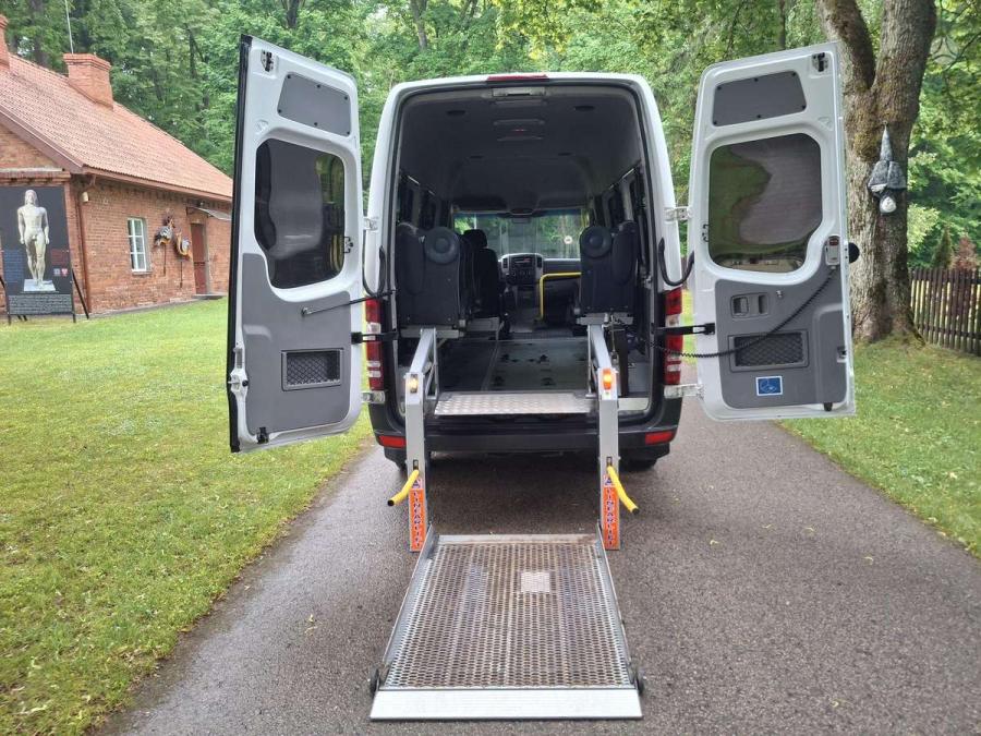 Blue Ford Transit Custom 2020 in Jurbarkas, with an engine capacity of 2.00 L and mileage of 119 thousand km for 14900 €, photo 50 on AUTOMOTO.COM.LV