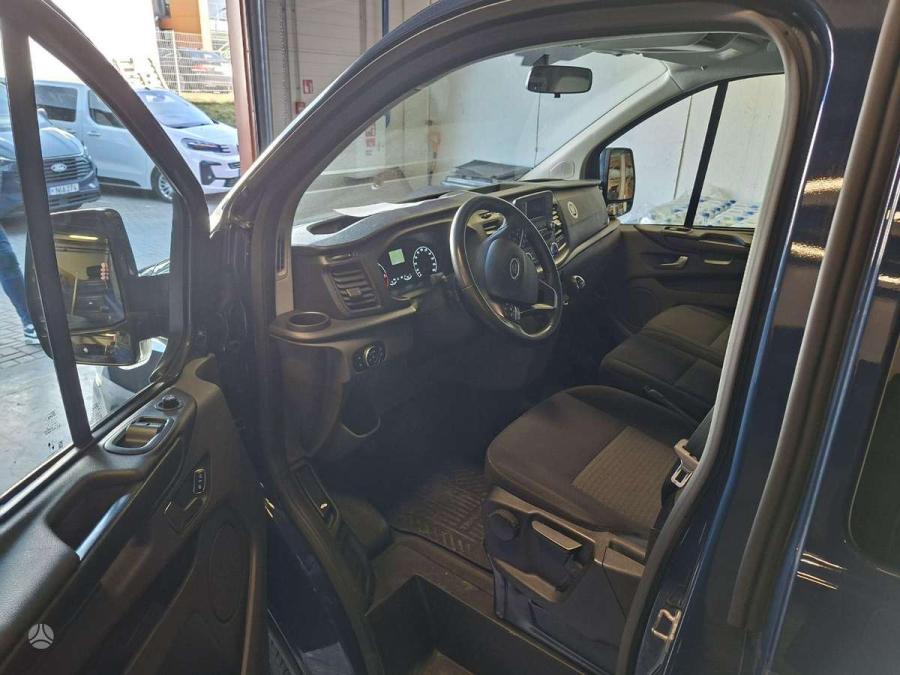 Blue Ford Transit Custom 2023 in Klaipeda, with an engine capacity of 2.00 L and mileage of 102 thousand km for 21780 €, photo 6 on AUTOMOTO.COM.LV