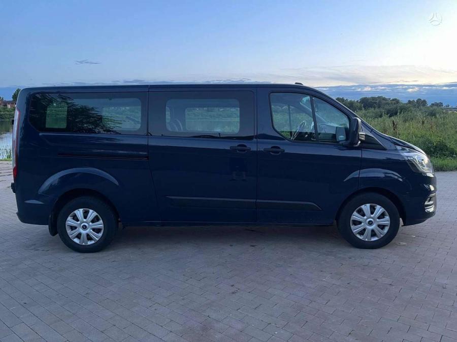 Blue Ford Transit Custom 2023 in Zarasai, with an engine capacity of 2.00 L and mileage of 650 thousand km for 10000 €, photo 3 on AUTOMOTO.COM.LV