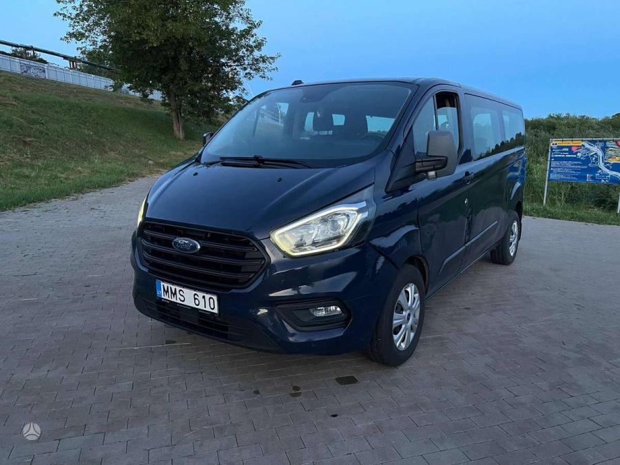 Blue Ford Transit Custom 2023 in Zarasai, with an engine capacity of 2.00 L and mileage of 650 thousand km for 10000 €, photo 8 on AUTOMOTO.COM.LV