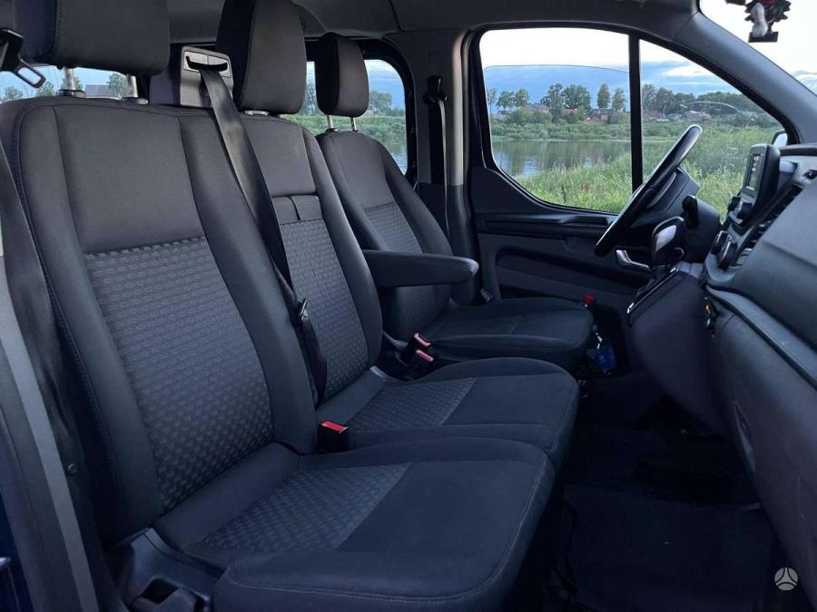 Blue Ford Transit Custom 2023 in Zarasai, with an engine capacity of 2.00 L and mileage of 650 thousand km for 10000 €, photo 12 on AUTOMOTO.COM.LV