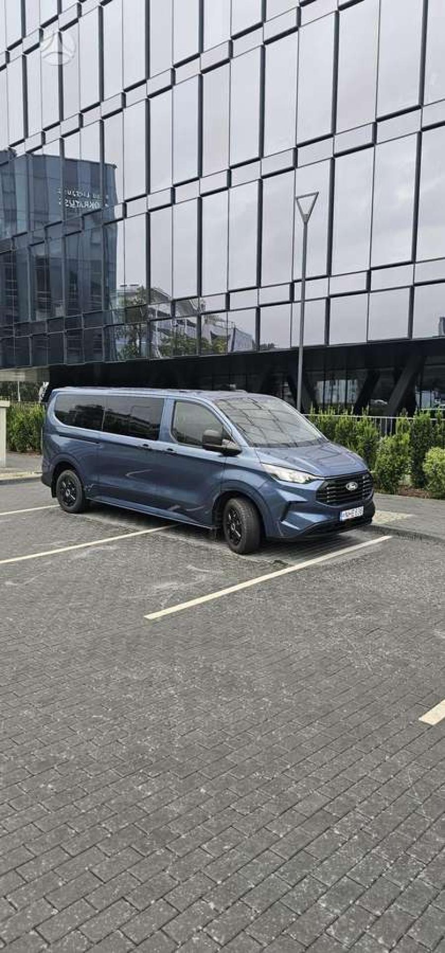 Zils Ford Transit Custom 2025 Viļņa, ar dzinēja tilpumu 2.00 L un nobraukumu 13 tūkst. km par 40475 €, foto 6 vietnē AUTOMOTO.COM.LV