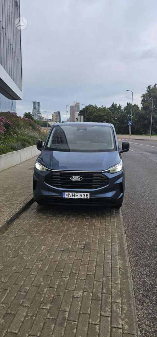 Zils Ford Transit Custom 2025 Viļņa, ar dzinēja tilpumu 2.00 L un nobraukumu 13 tūkst. km par 40475 €, foto 9 vietnē AUTOMOTO.COM.LV