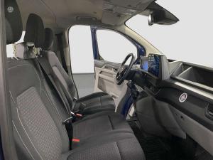 Zils Ford Transit Custom 2025 Klaipėda, ar dzinēja tilpumu 2.00 L un nobraukumu 49 tūkst. km par 31702 €, foto 10 vietnē AUTOMOTO.COM.LV