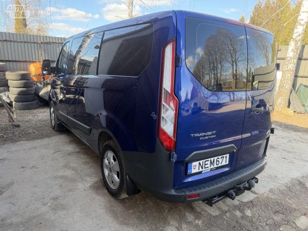 Blue Ford Transit Custom 2015 in Plunge, with an engine capacity of 2.20 L and mileage of 167 thousand km for 9800 €, photo 5 on AUTOMOTO.COM.LV