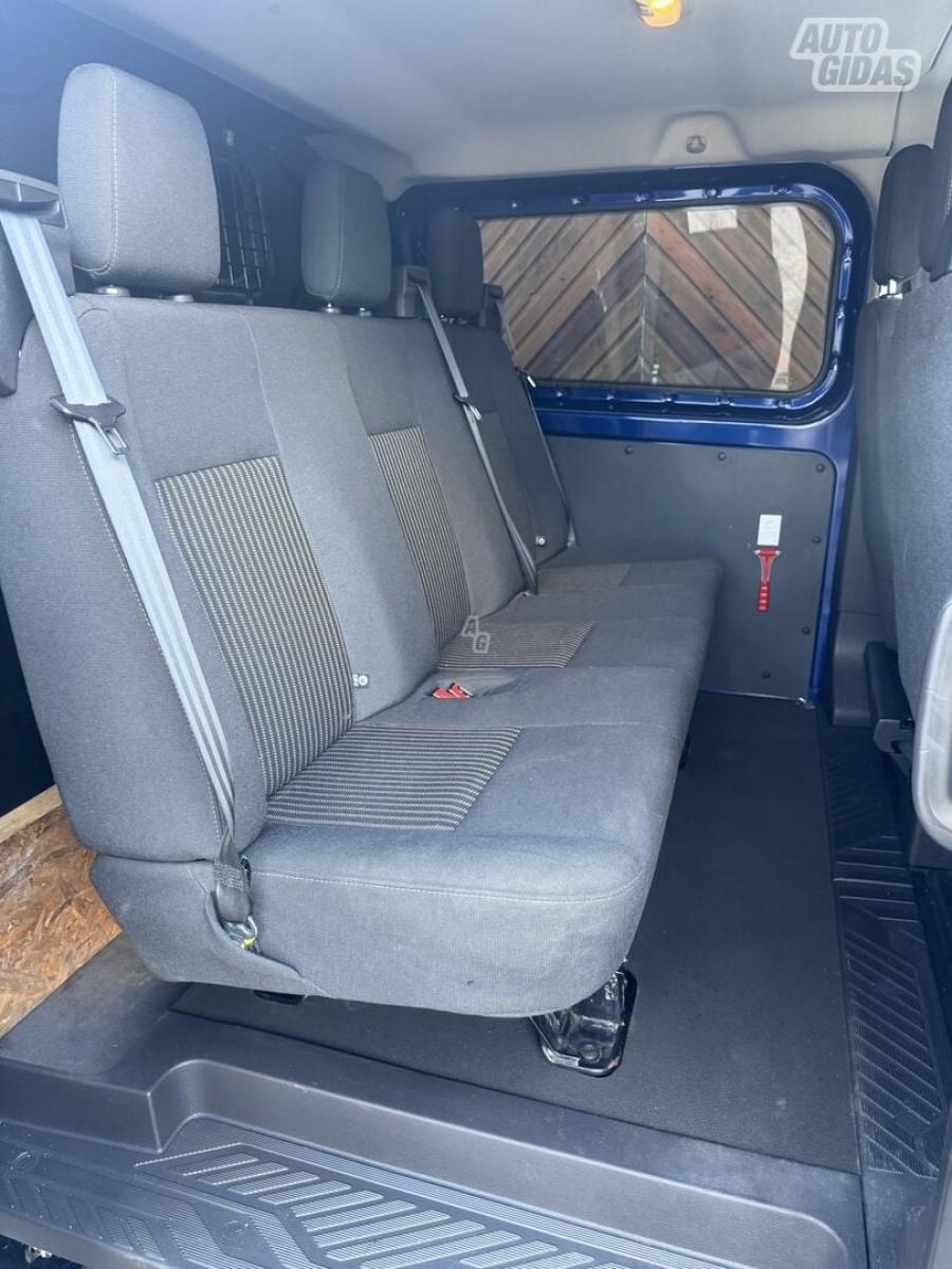 Zils Ford Transit Custom 2015 Plungė, ar dzinēja tilpumu 2.20 L un nobraukumu 167 tūkst. km par 9800 €, foto 9 vietnē AUTOMOTO.COM.LV