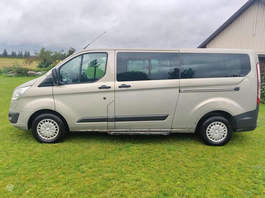 Brown Ford Transit Custom 2014 in Panevezys, with an engine capacity of 2.20 L and mileage of 402 thousand km for 10999 €, photo 6 on AUTOMOTO.COM.LV