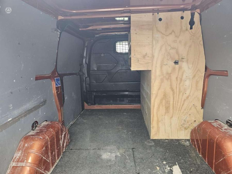 Brown Ford Transit Custom 2019 in Pakruojis, with an engine capacity of 2.00 L and mileage of 211 thousand km for 9500 €, photo 7 on AUTOMOTO.COM.LV
