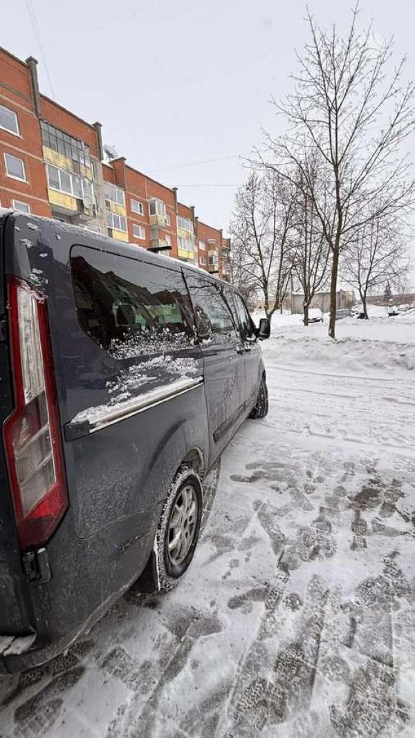 Pelēks Ford Transit Custom 2013 Mažeikiai, ar dzinēja tilpumu 2.20 L un nobraukumu 325 tūkst. km par 7700 €, foto 5 vietnē AUTOMOTO.COM.LV