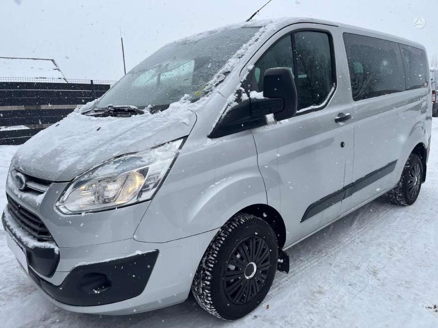 Grey Ford Transit Custom 2014 in Taurage, with an engine capacity of 2.20 L and mileage of 271 thousand km for 10500 €, photo 1 on AUTOMOTO.COM.LV