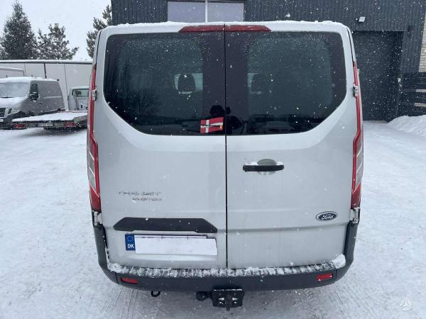Grey Ford Transit Custom 2014 in Taurage, with an engine capacity of 2.20 L and mileage of 271 thousand km for 10500 €, photo 6 on AUTOMOTO.COM.LV