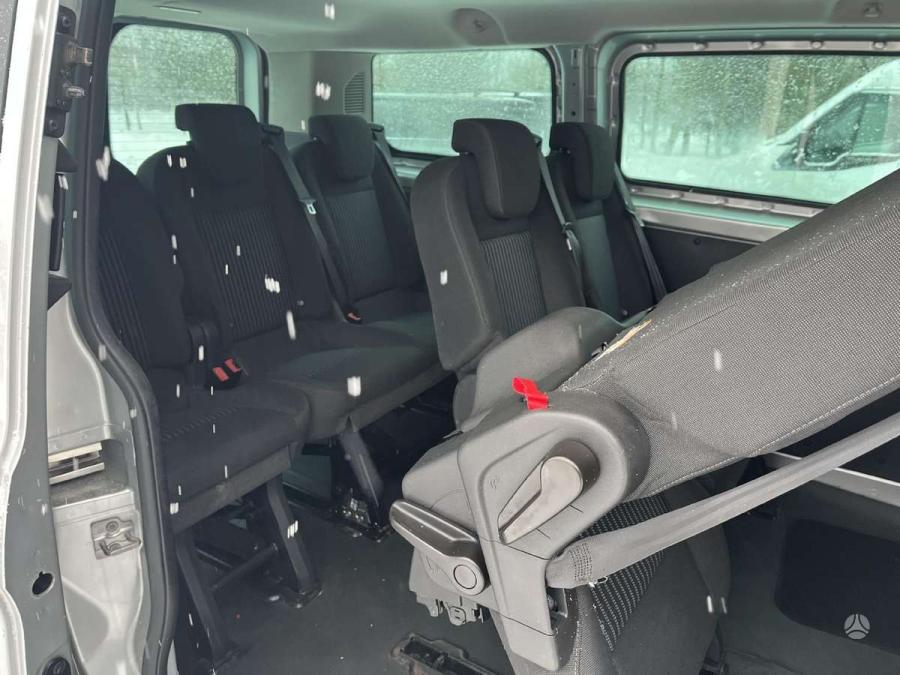 Grey Ford Transit Custom 2014 in Taurage, with an engine capacity of 2.20 L and mileage of 271 thousand km for 10500 €, photo 9 on AUTOMOTO.COM.LV