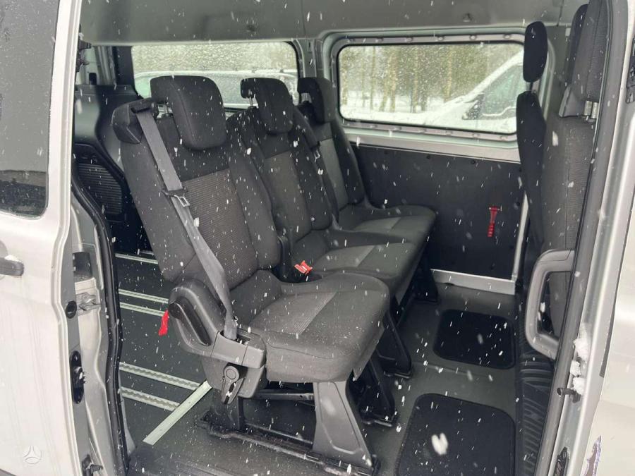 Grey Ford Transit Custom 2014 in Taurage, with an engine capacity of 2.20 L and mileage of 236 thousand km for 9500 €, photo 8 on AUTOMOTO.COM.LV