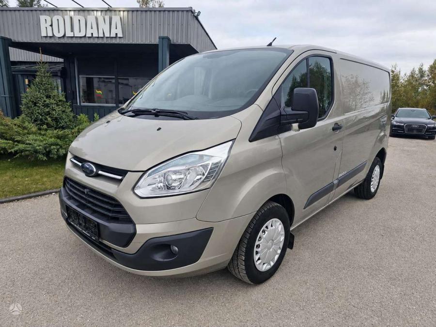 Grey Ford Transit Custom 2014 in Pakruojis, with an engine capacity of 2.20 L and mileage of 207 thousand km for 5400 €, photo 1 on AUTOMOTO.COM.LV