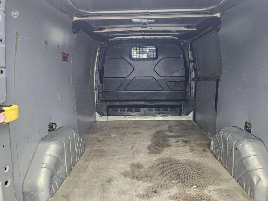 Grey Ford Transit Custom 2014 in Pakruojis, with an engine capacity of 2.20 L and mileage of 207 thousand km for 5400 €, photo 8 on AUTOMOTO.COM.LV