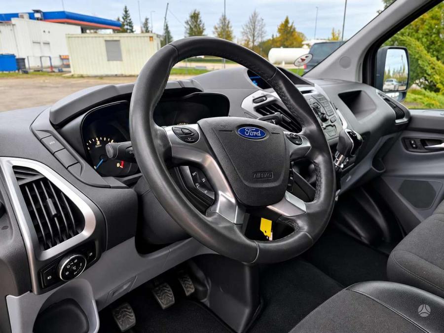 Grey Ford Transit Custom 2014 in Pakruojis, with an engine capacity of 2.20 L and mileage of 207 thousand km for 5400 €, photo 11 on AUTOMOTO.COM.LV