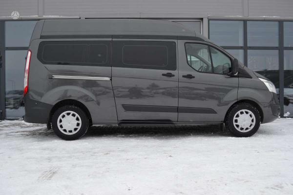Grey Ford Transit Custom 2015 in Vilnius, with an engine capacity of 2.20 L and mileage of 213 thousand km for 12000 €, photo 6 on AUTOMOTO.COM.LV