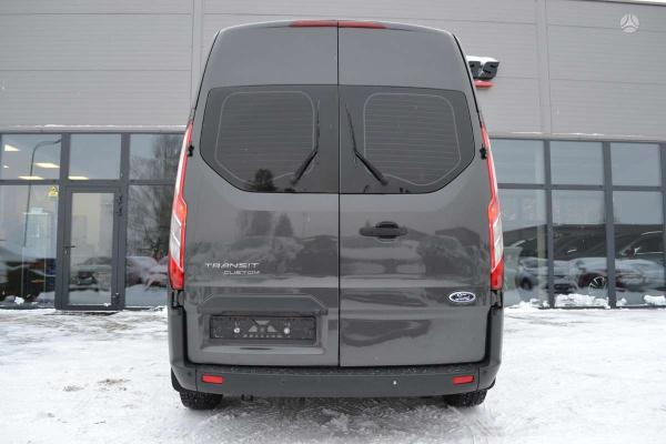 Grey Ford Transit Custom 2015 in Vilnius, with an engine capacity of 2.20 L and mileage of 213 thousand km for 12000 €, photo 9 on AUTOMOTO.COM.LV