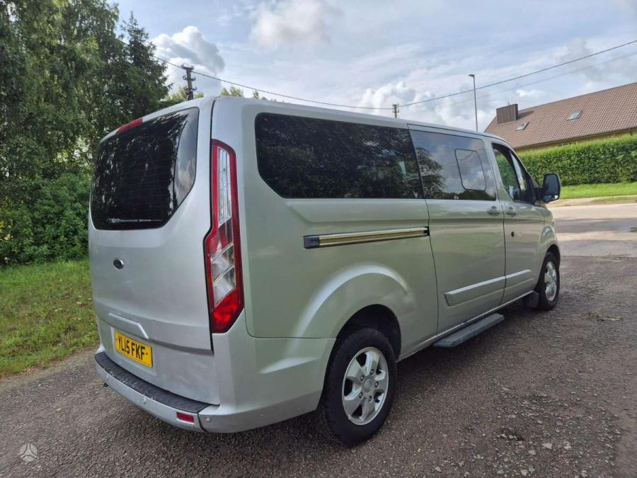 Grey Ford Transit Custom 2015 in Silute, with an engine capacity of 2.20 L and mileage of 245 thousand km for 3850 €, photo 4 on AUTOMOTO.COM.LV