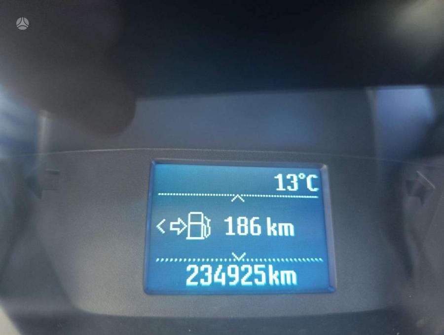 Grey Ford Transit Custom 2015 in Klaipeda, with an engine capacity of 2.20 L and mileage of 234 thousand km for 8200 €, photo 10 on AUTOMOTO.COM.LV