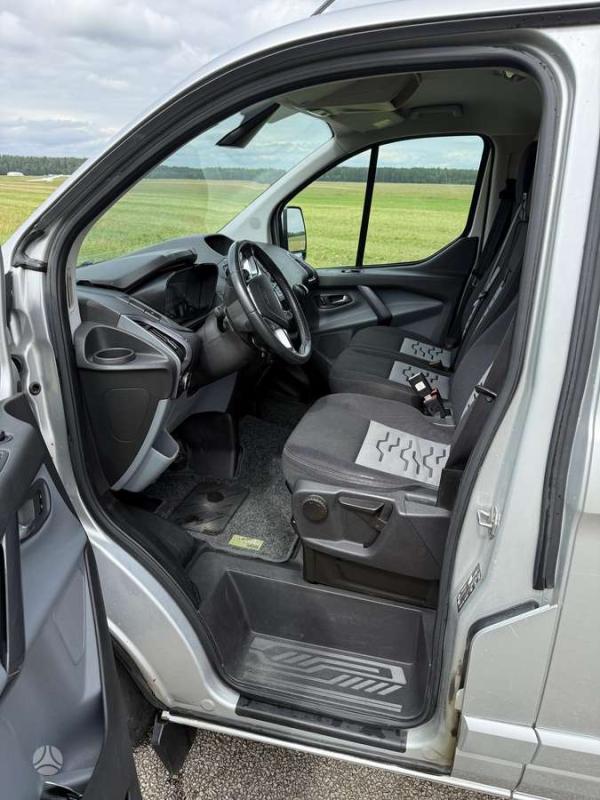 Grey Ford Transit Custom 2015 in Prienai, with an engine capacity of 2.20 L and mileage of 245 thousand km for 5350 €, photo 5 on AUTOMOTO.COM.LV