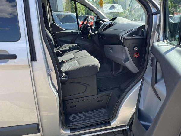 Pelēks Ford Transit Custom 2016 Alīta, ar dzinēja tilpumu 2.00 L un nobraukumu 276 tūkst. km par 11979 €, foto 8 vietnē AUTOMOTO.COM.LV