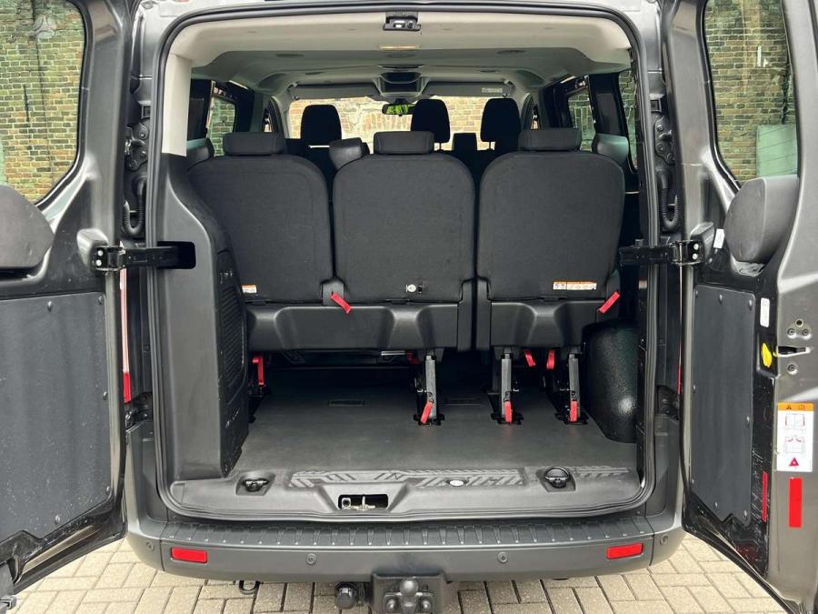 Grey Ford Transit Custom 2016 in Kedainiai, with an engine capacity of 2.20 L and mileage of 230 thousand km for 12800 €, photo 17 on AUTOMOTO.COM.LV