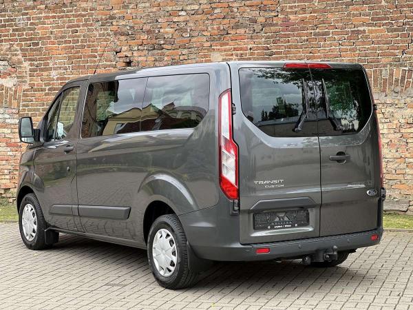 Grey Ford Transit Custom 2016 in Kedainiai, with an engine capacity of 2.20 L and mileage of 230 thousand km for 12800 €, photo 8 on AUTOMOTO.COM.LV