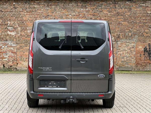 Grey Ford Transit Custom 2016 in Kedainiai, with an engine capacity of 2.20 L and mileage of 230 thousand km for 12800 €, photo 9 on AUTOMOTO.COM.LV