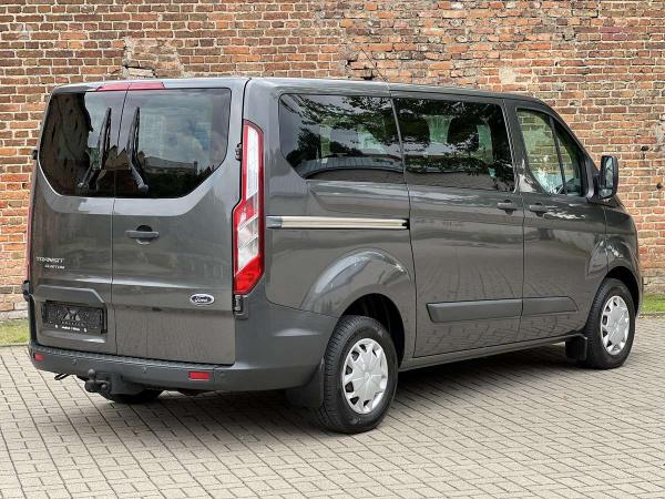 Grey Ford Transit Custom 2016 in Kedainiai, with an engine capacity of 2.20 L and mileage of 230 thousand km for 12800 €, photo 10 on AUTOMOTO.COM.LV