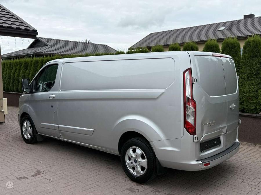 Grey Ford Transit Custom 2016 in Utena, with an engine capacity of 2.00 L and mileage of 330 thousand km for 5450 €, photo 4 on AUTOMOTO.COM.LV