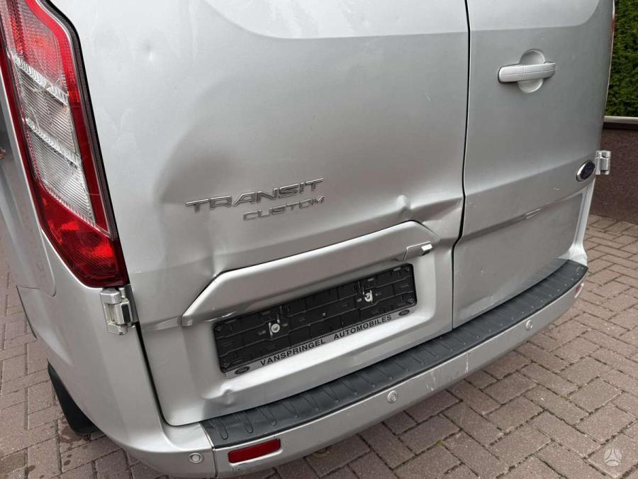 Grey Ford Transit Custom 2016 in Utena, with an engine capacity of 2.00 L and mileage of 330 thousand km for 5450 €, photo 10 on AUTOMOTO.COM.LV