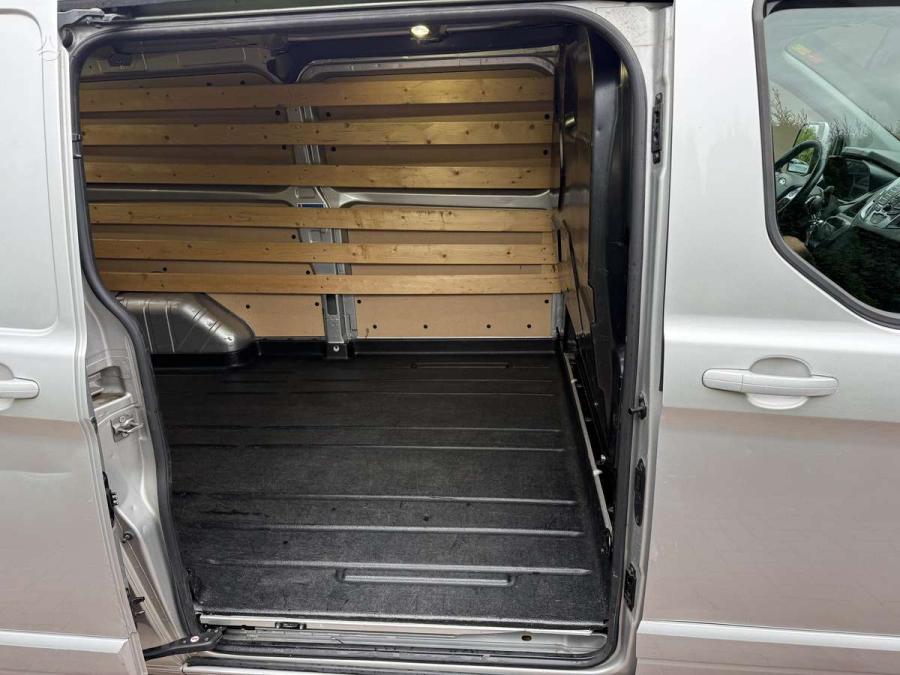 Grey Ford Transit Custom 2016 in Utena, with an engine capacity of 2.00 L and mileage of 330 thousand km for 5450 €, photo 25 on AUTOMOTO.COM.LV