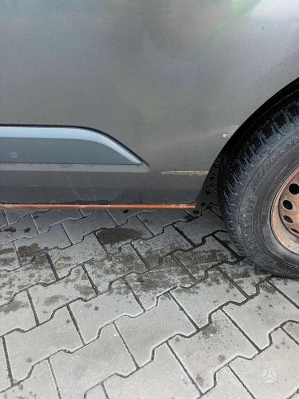 Pelēks Ford Transit Custom 2017 Viļņa, ar dzinēja tilpumu 2.00 L un nobraukumu 280 tūkst. km par 8000 €, foto 2 vietnē AUTOMOTO.COM.LV