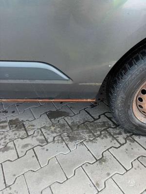 Pelēks Ford Transit Custom 2017 Viļņa, ar dzinēja tilpumu 2.00 L un nobraukumu 280 tūkst. km par 8000 €, foto 3 vietnē AUTOMOTO.COM.LV