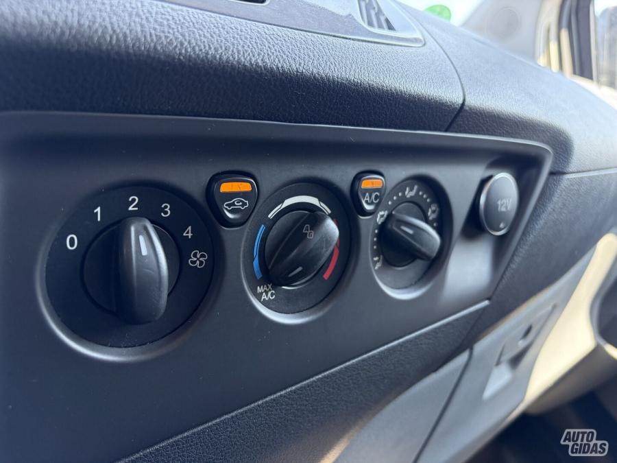 Pelēks Ford Transit Custom 2017 Viļņa, ar dzinēja tilpumu 2.00 L un nobraukumu 221 tūkst. km par 8699 €, foto 7 vietnē AUTOMOTO.COM.LV