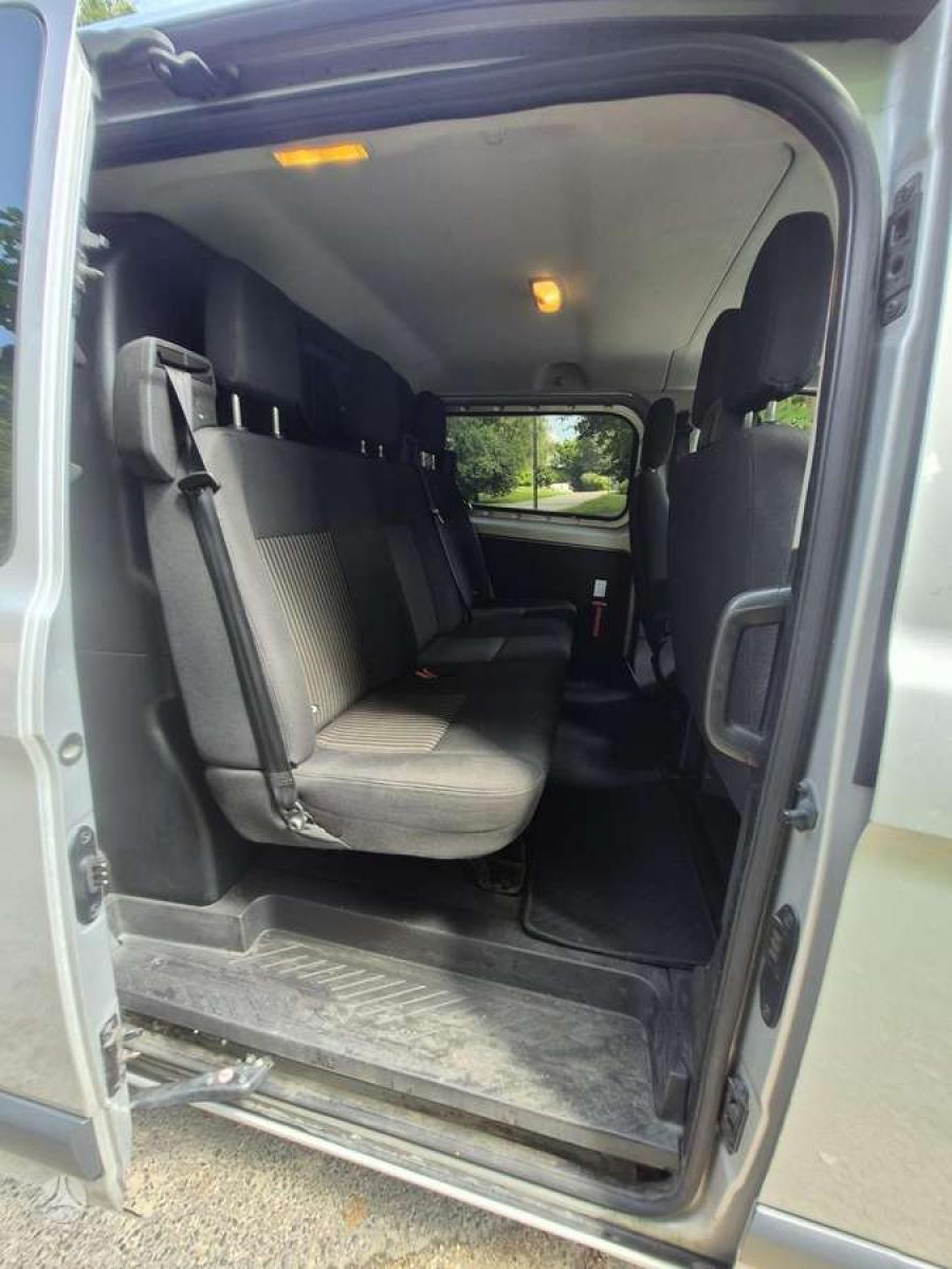 Grey Ford Transit Custom 2017 in Vilnius, with an engine capacity of 2.20 L and mileage of 346 thousand km for 8100 €, photo 10 on AUTOMOTO.COM.LV