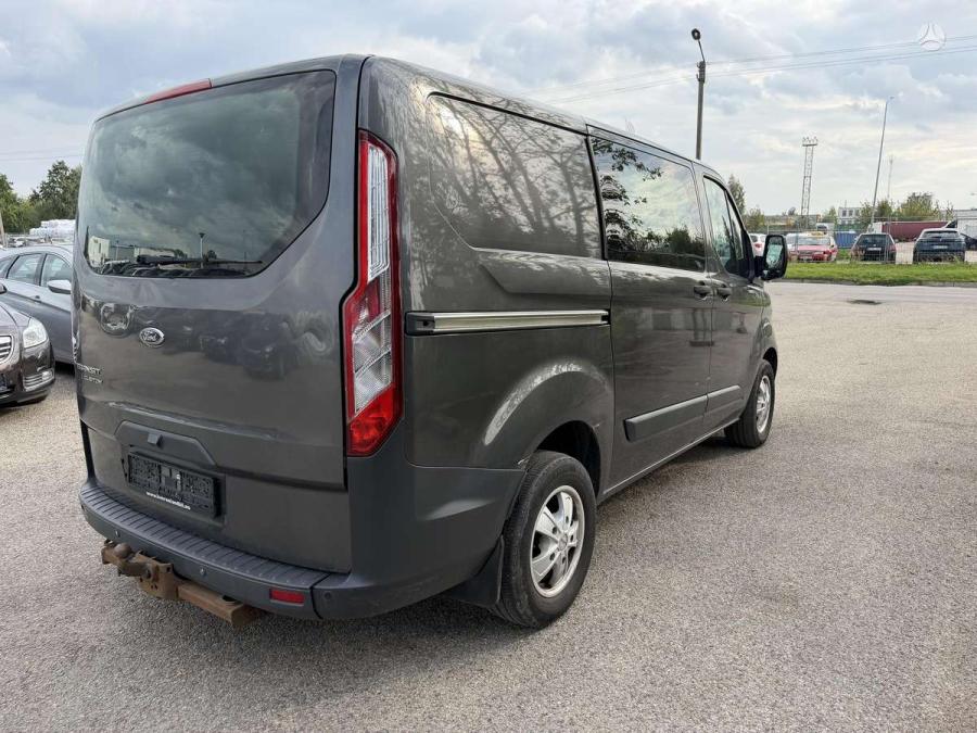 Pelēks Ford Transit Custom 2017 Marijampole, ar dzinēja tilpumu 2.00 L un nobraukumu 254 tūkst. km par 4950 €, foto 7 vietnē AUTOMOTO.COM.LV