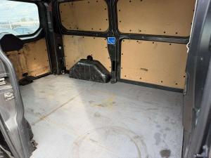 Pelēks Ford Transit Custom 2017 Marijampole, ar dzinēja tilpumu 2.00 L un nobraukumu 254 tūkst. km par 4950 €, foto 11 vietnē AUTOMOTO.COM.LV