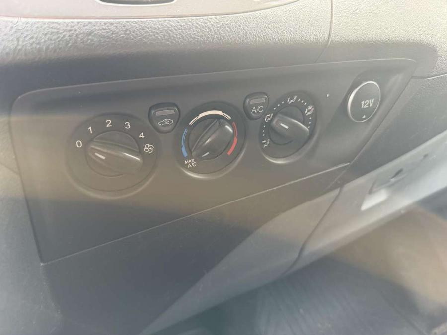 Pelēks Ford Transit Custom 2017 Marijampole, ar dzinēja tilpumu 2.00 L un nobraukumu 254 tūkst. km par 4950 €, foto 14 vietnē AUTOMOTO.COM.LV
