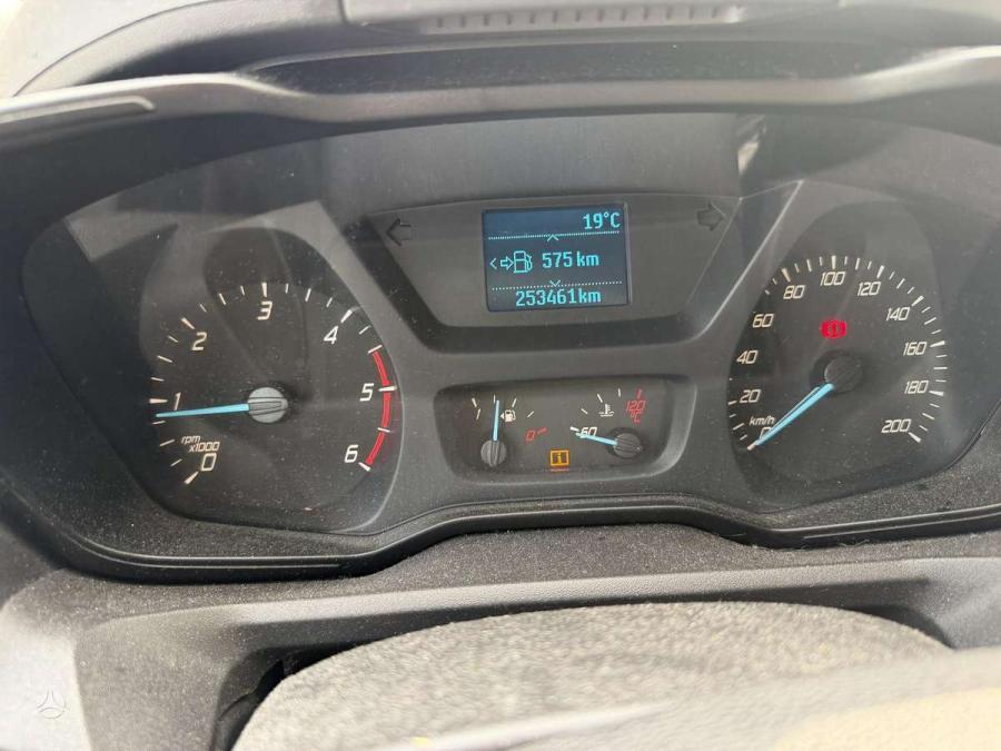 Pelēks Ford Transit Custom 2017 Marijampole, ar dzinēja tilpumu 2.00 L un nobraukumu 254 tūkst. km par 4950 €, foto 16 vietnē AUTOMOTO.COM.LV