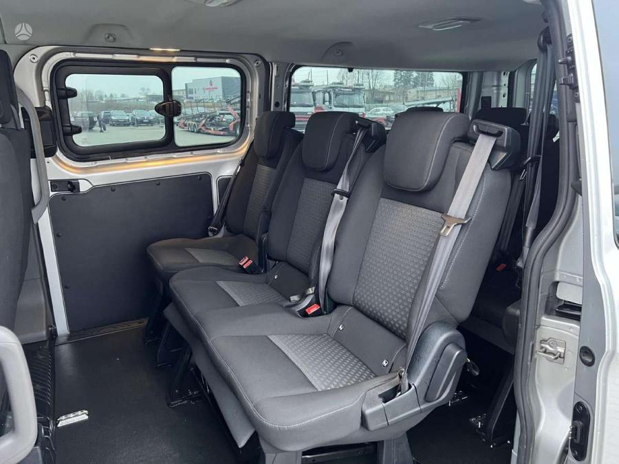 Grey Ford Transit Custom 2018 in Taurage, with an engine capacity of 2.00 L and mileage of 248 thousand km for 13500 €, photo 23 on AUTOMOTO.COM.LV