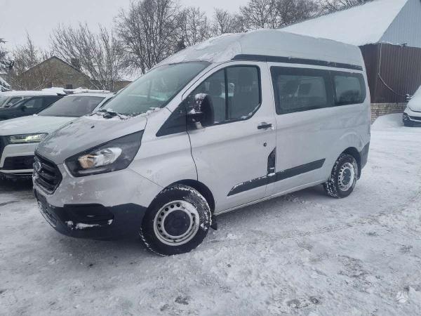 Grey Ford Transit Custom 2018 in Taurage, with an engine capacity of 2.00 L and mileage of 202 thousand km for 8500 €, photo 4 on AUTOMOTO.COM.LV