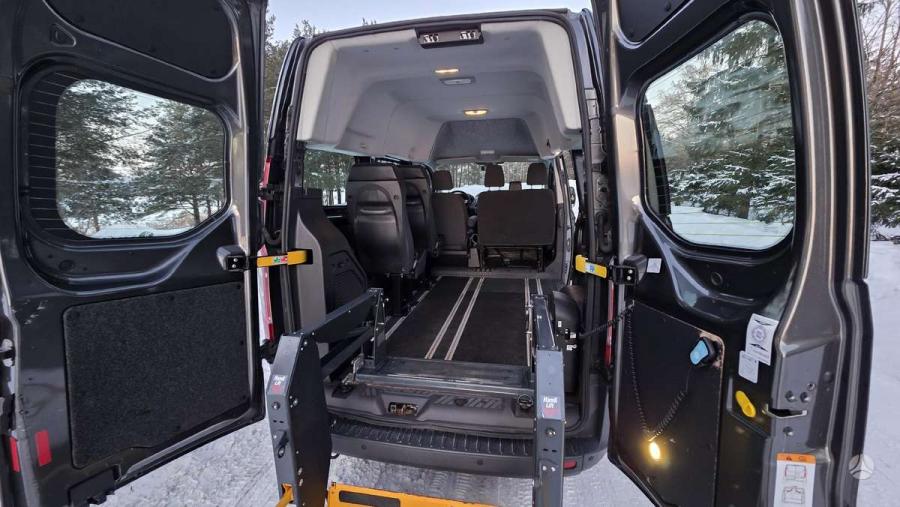 Grey Ford Transit Custom 2018 in Klaipeda, with an engine capacity of 2.00 L and mileage of 220 thousand km for 10890 €, photo 16 on AUTOMOTO.COM.LV