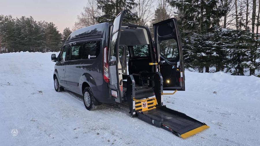 Grey Ford Transit Custom 2018 in Klaipeda, with an engine capacity of 2.00 L and mileage of 220 thousand km for 10890 €, photo 18 on AUTOMOTO.COM.LV