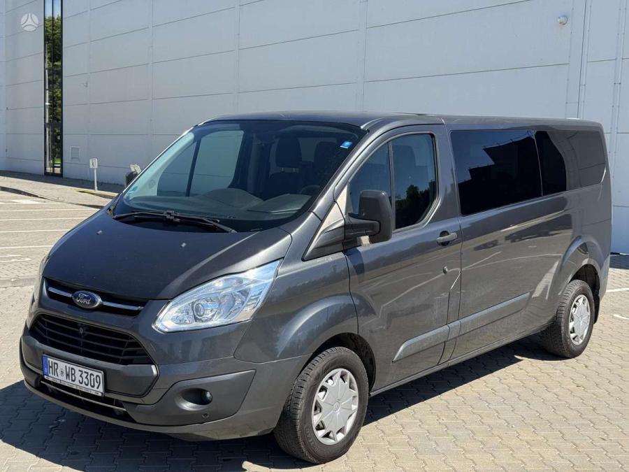 Grey Ford Transit Custom 2018 in Kaunas, with an engine capacity of 2.00 L and mileage of 201 thousand km for 12500 €, photo 3 on AUTOMOTO.COM.LV