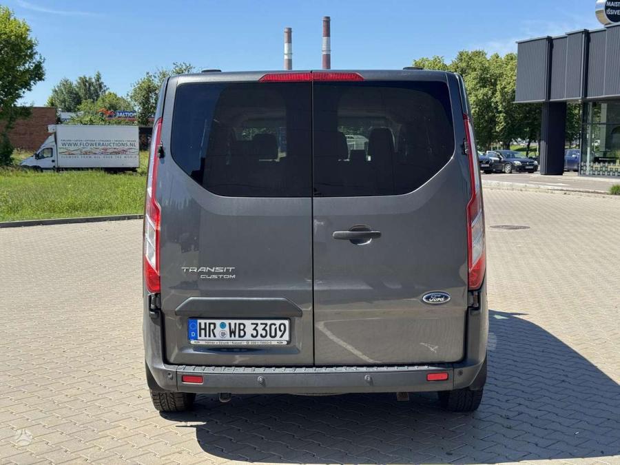 Grey Ford Transit Custom 2018 in Kaunas, with an engine capacity of 2.00 L and mileage of 201 thousand km for 12500 €, photo 6 on AUTOMOTO.COM.LV